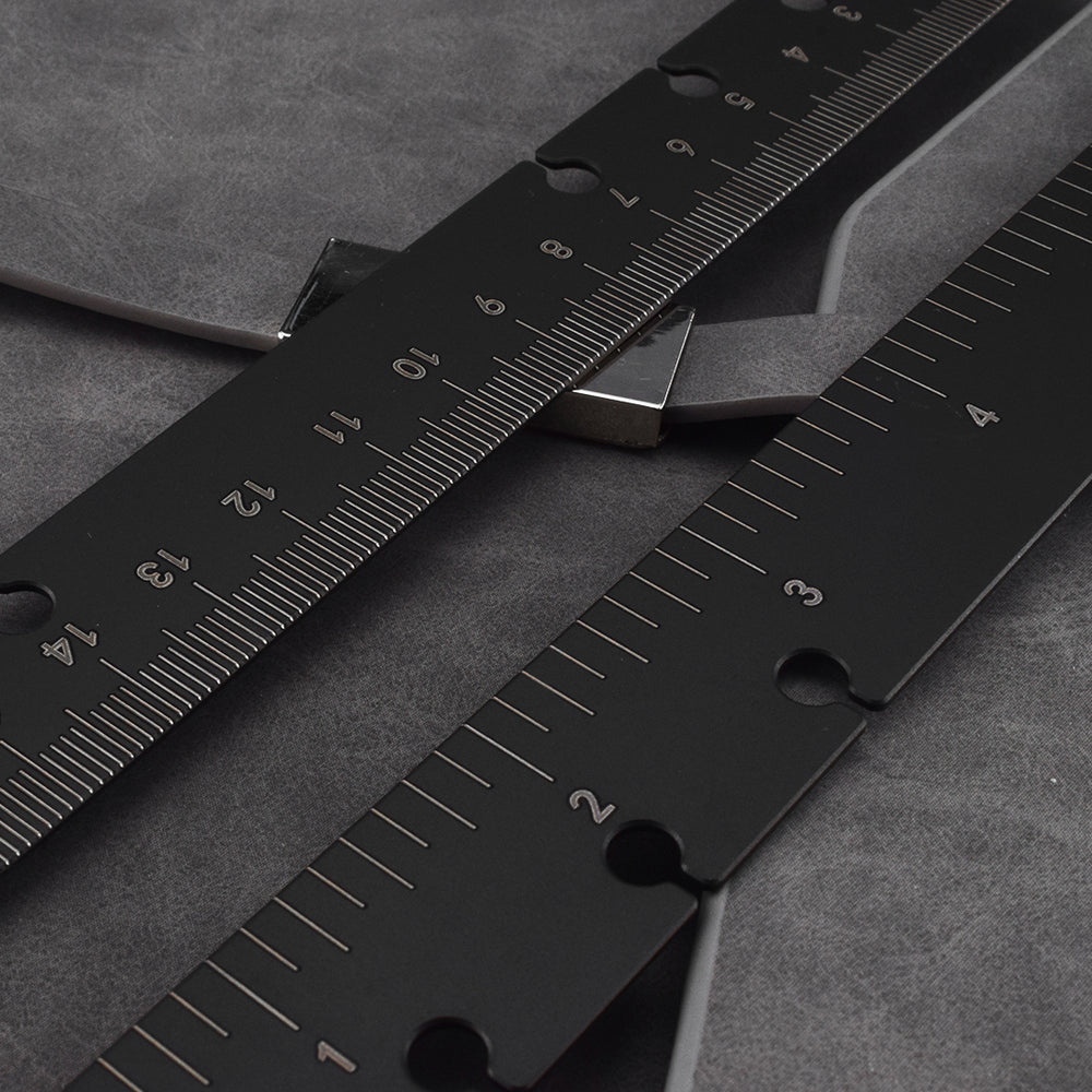 Dual-sided Ti Bookmark/Ruler – titaner