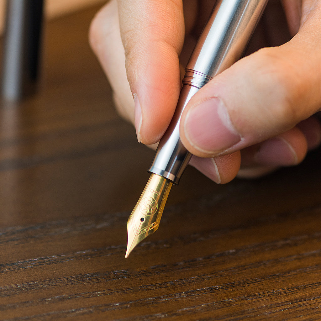 Titanium Tactical Fountain Pen – Titaner